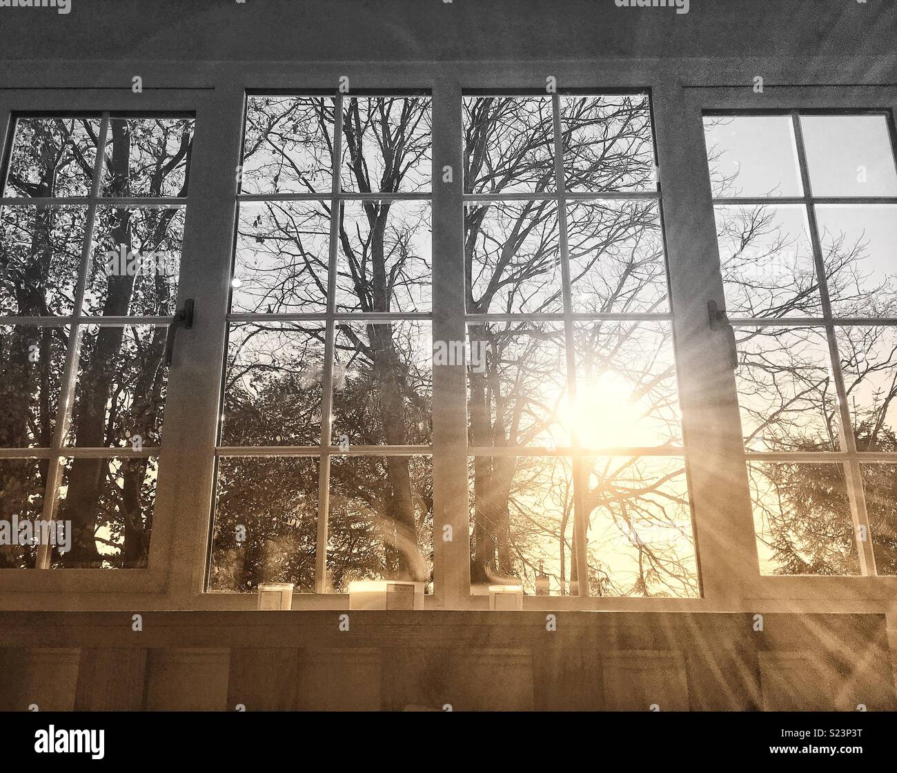 Shine through window hi-res stock photography and images - Alamy