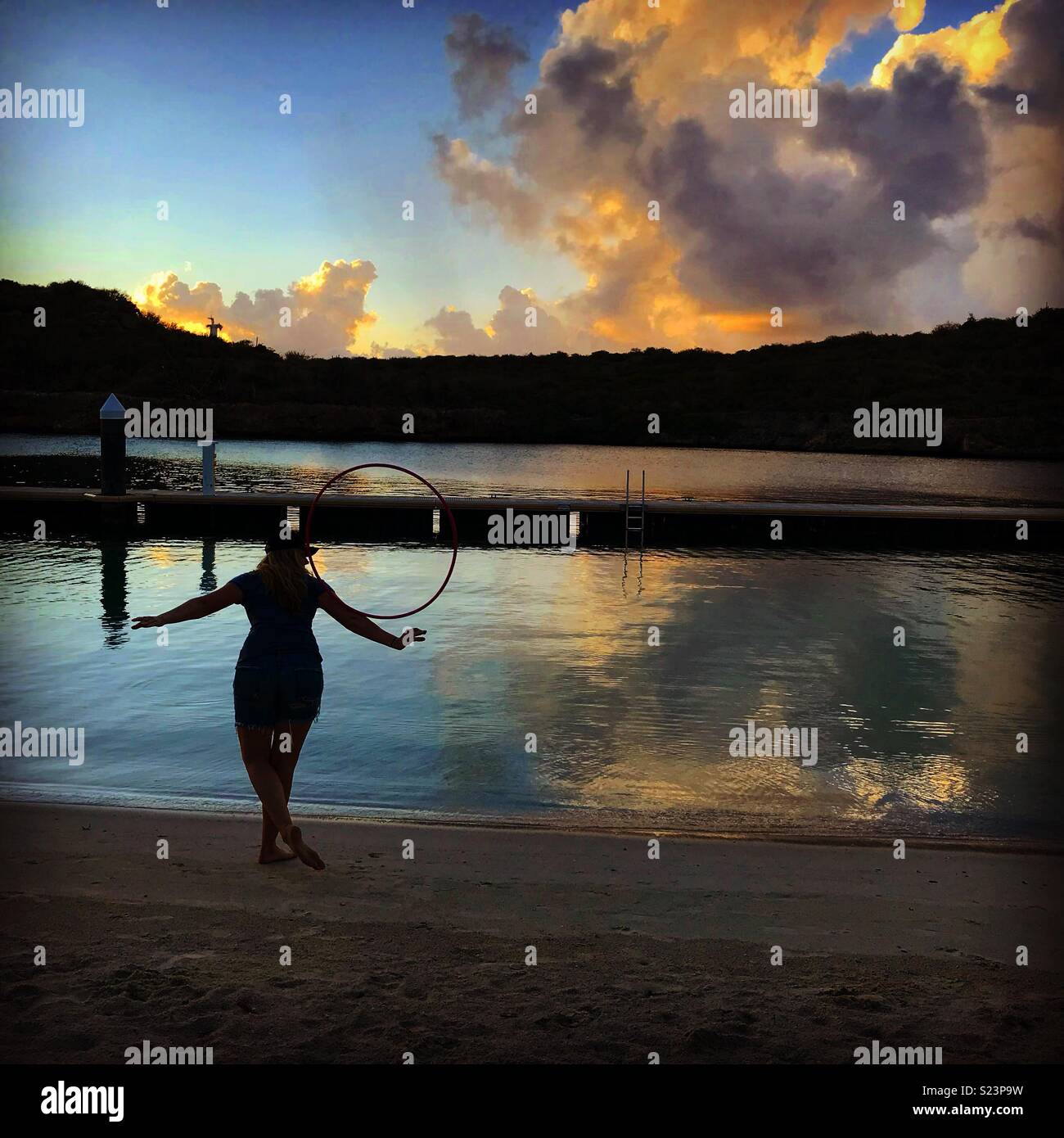 Hula Girl Silhouette High Resolution Stock Photography and Images - Alamy