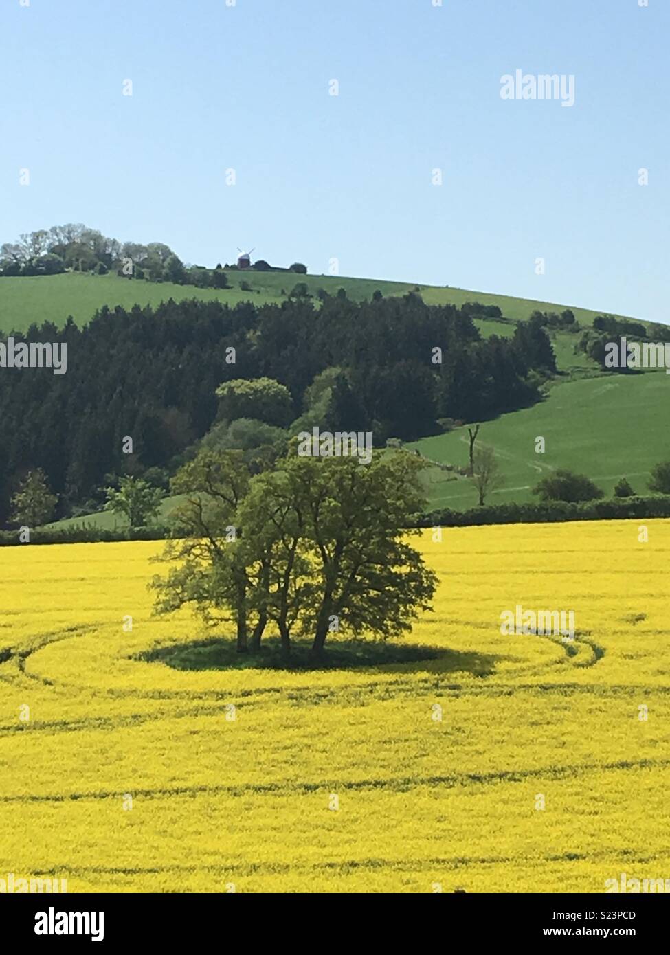 Uk crop circle hi-res stock photography and images - Alamy
