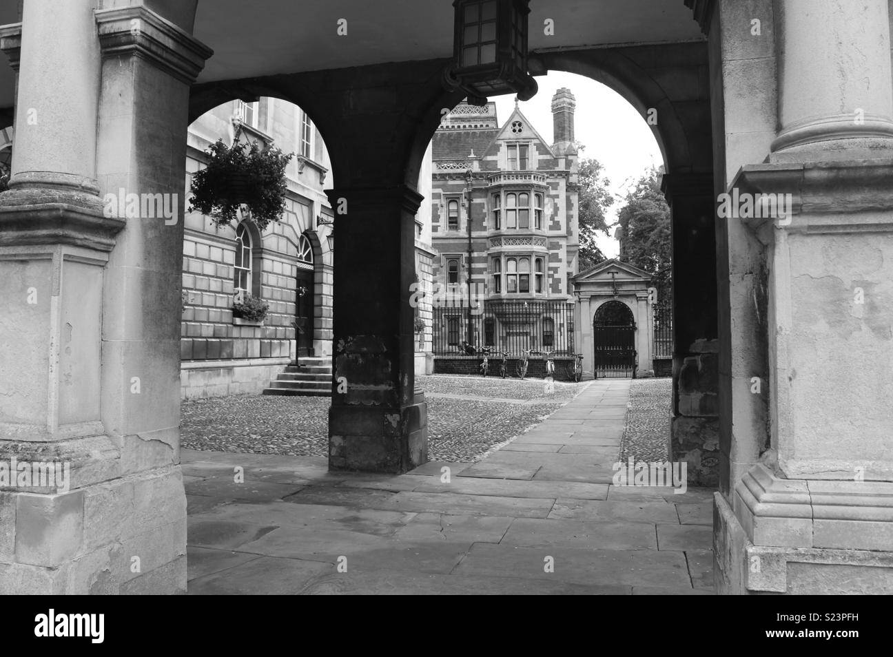 University architecture arch archway archways hi-res stock photography ...