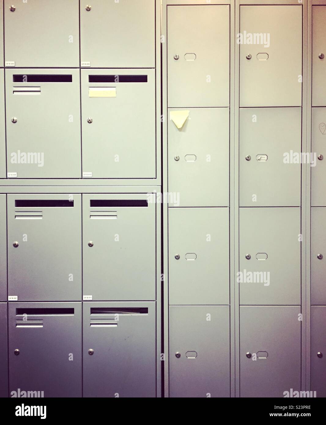 Lockers business hi-res stock photography and images - Alamy