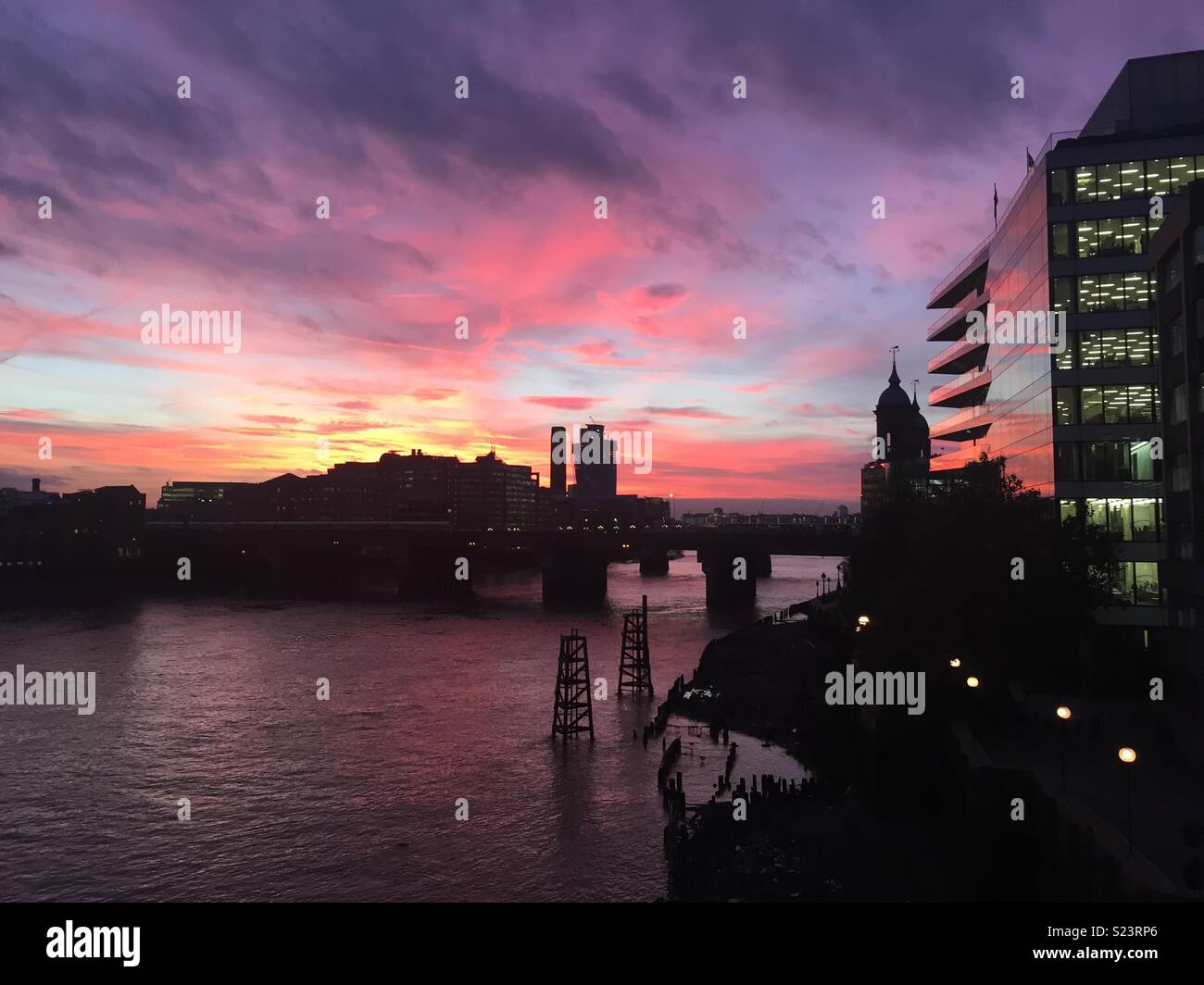 London sunset hi-res stock photography and images - Alamy