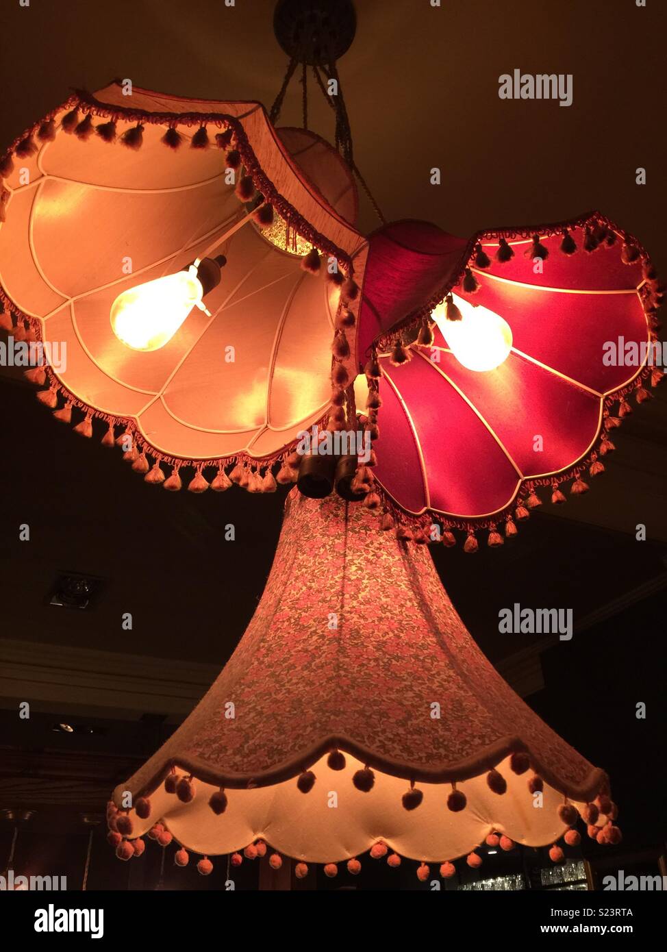 Old lightbulbs hi-res stock photography and images - Alamy