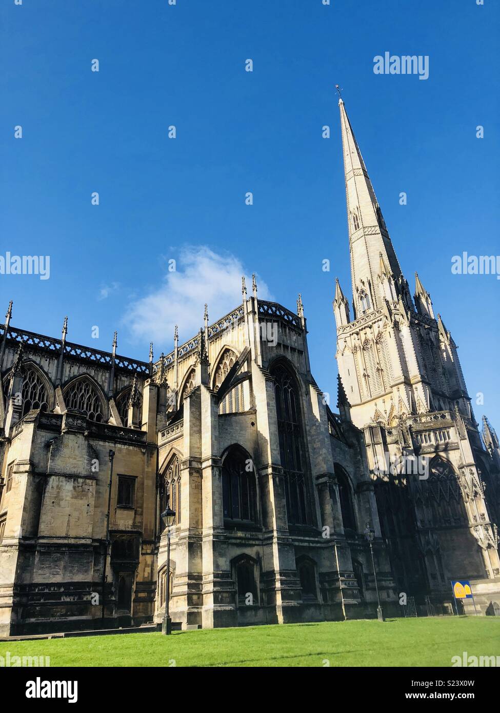 St mary redcliffe church in bristol hi-res stock photography and images ...