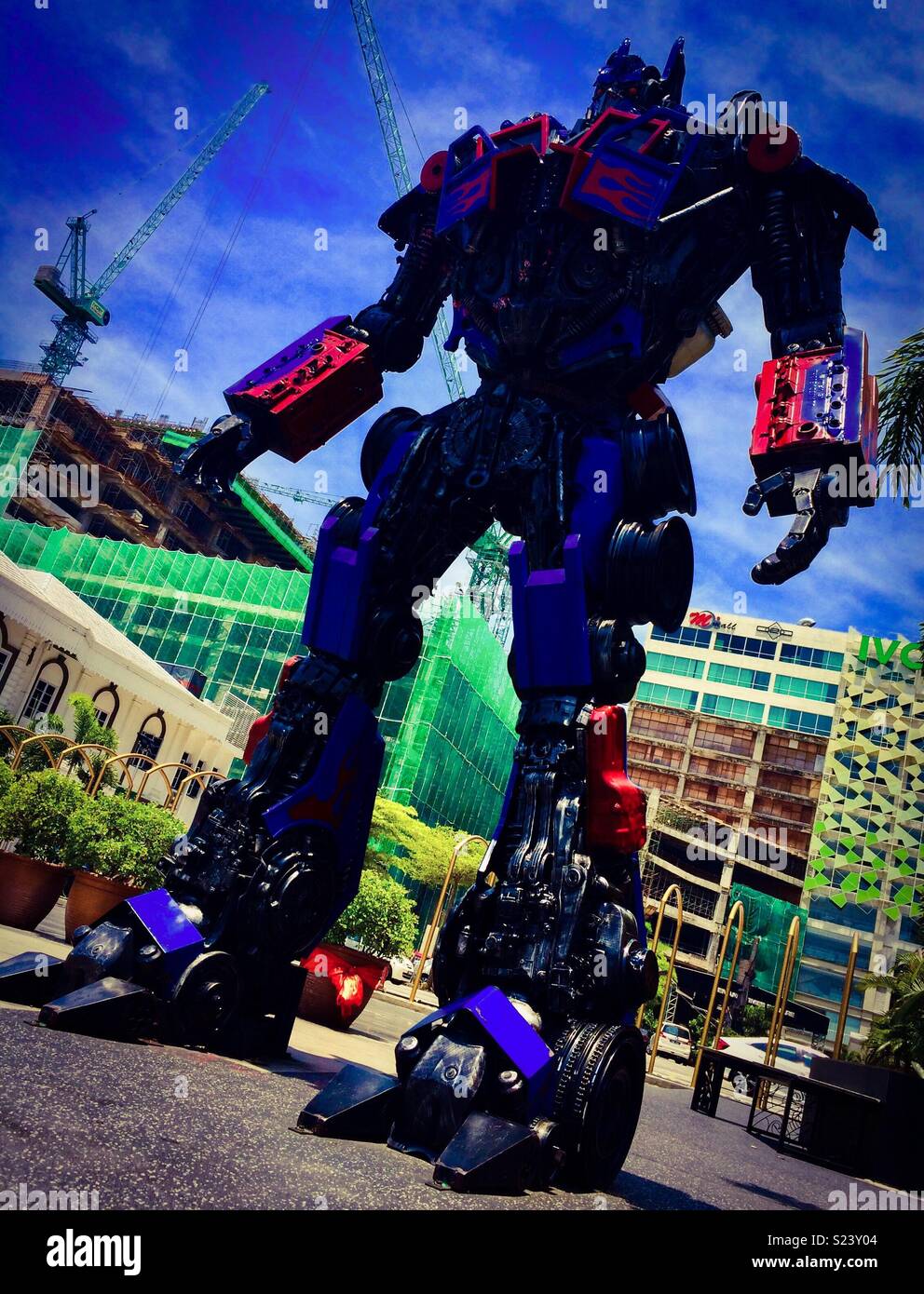 Transformer statue hi-res stock photography and images - Alamy