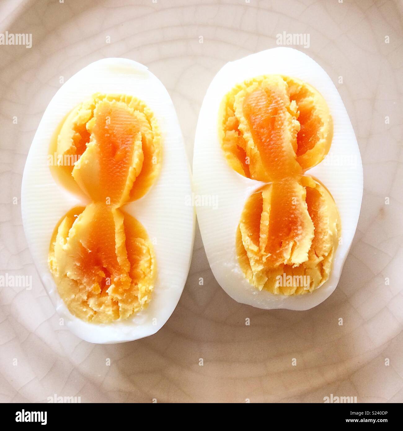Double yolk egg hi-res stock photography and images - Alamy