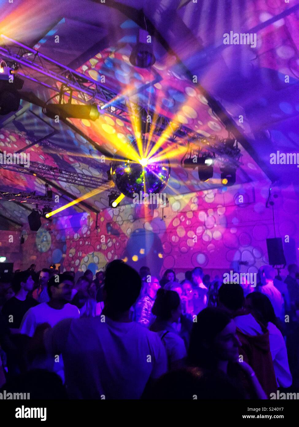 Rave and dance and club hi-res stock photography and images - Alamy