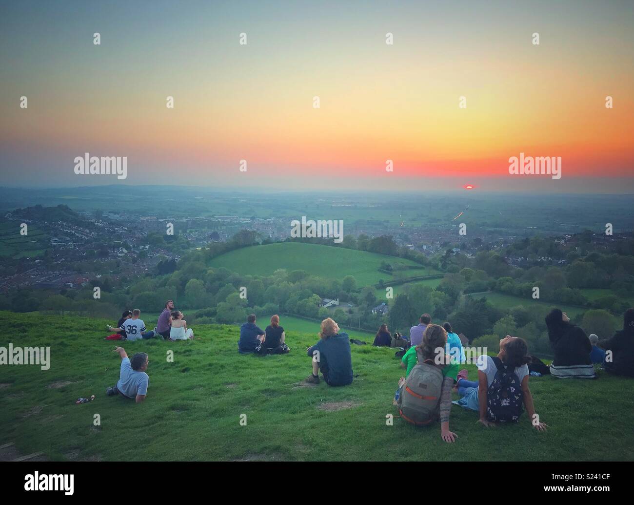 Glastonbury tor sunset hi-res stock photography and images - Alamy