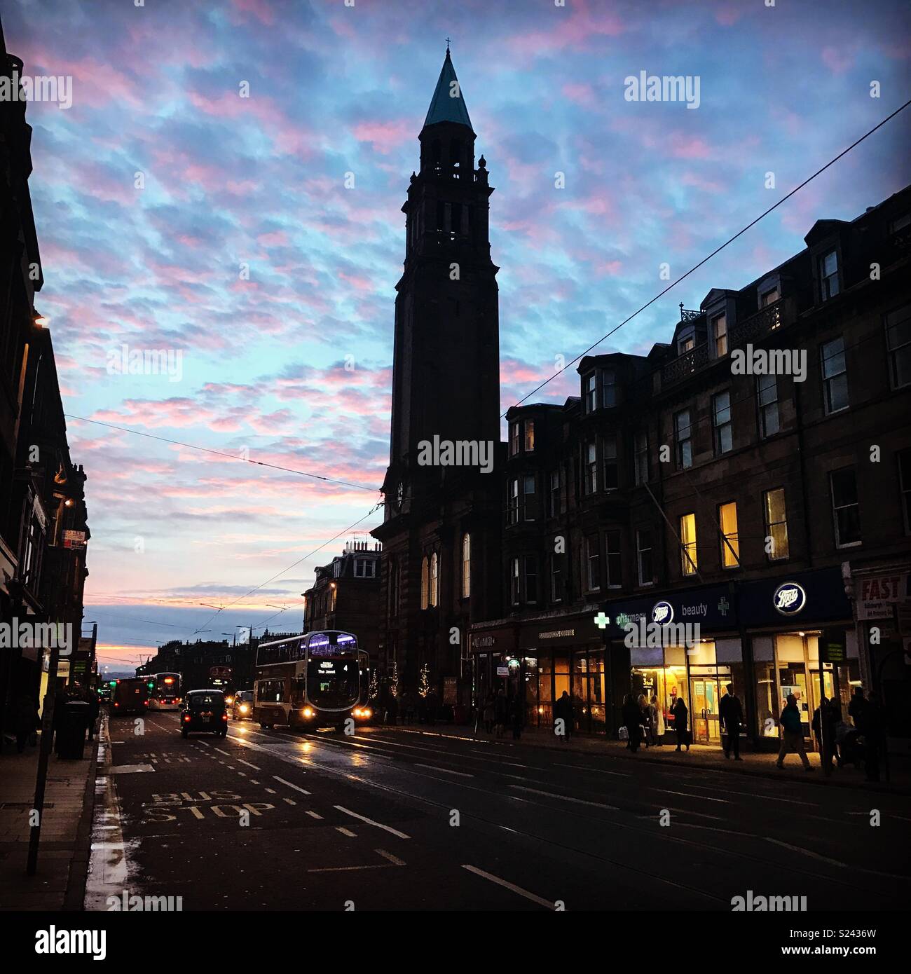 Edinburgh at night hi-res stock photography and images - Alamy