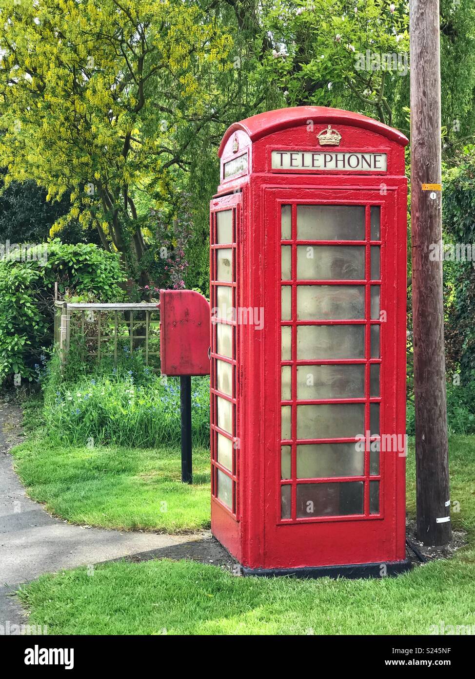 English village Telephone box and post box Stock Photo - Alamy