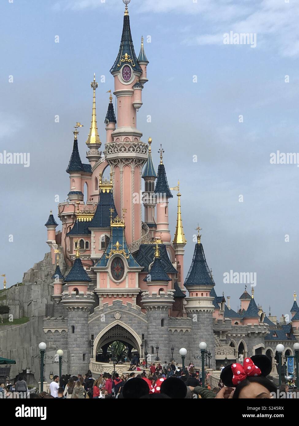 Disneyland disney hi-res stock photography and images - Alamy