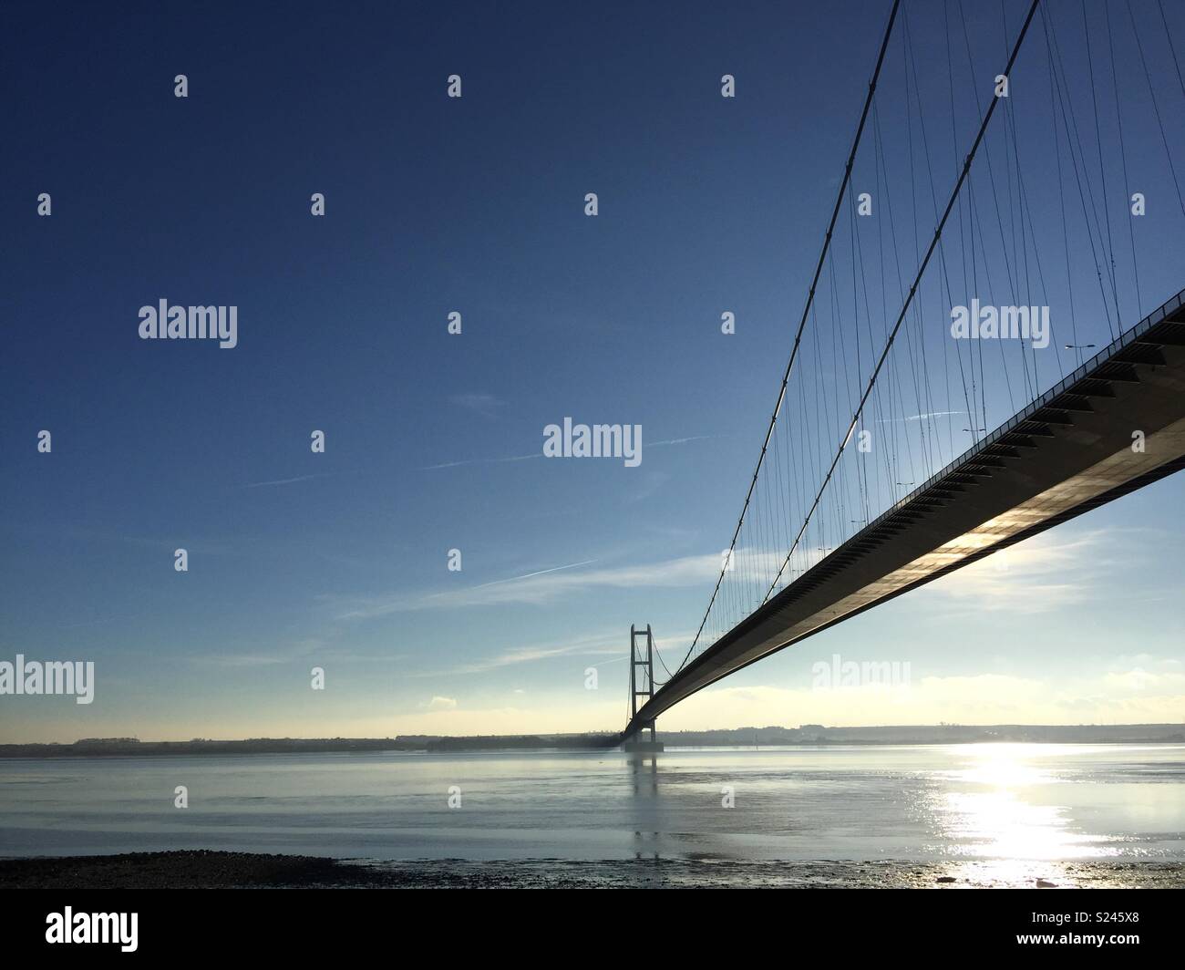 View of the Humber Bridge from Hessle Foreshore Stock Photo - Alamy