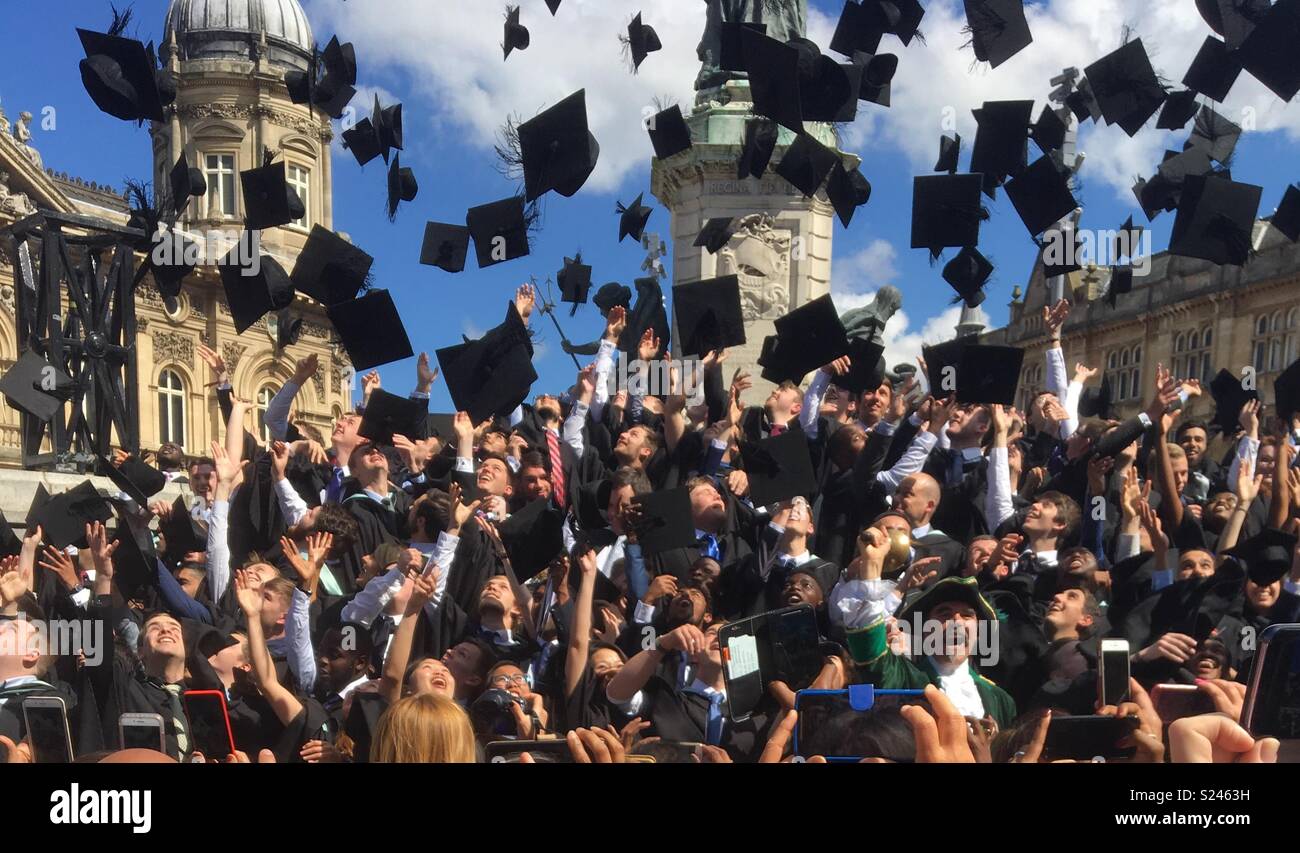 Degree graduation hi-res stock photography and images - Alamy