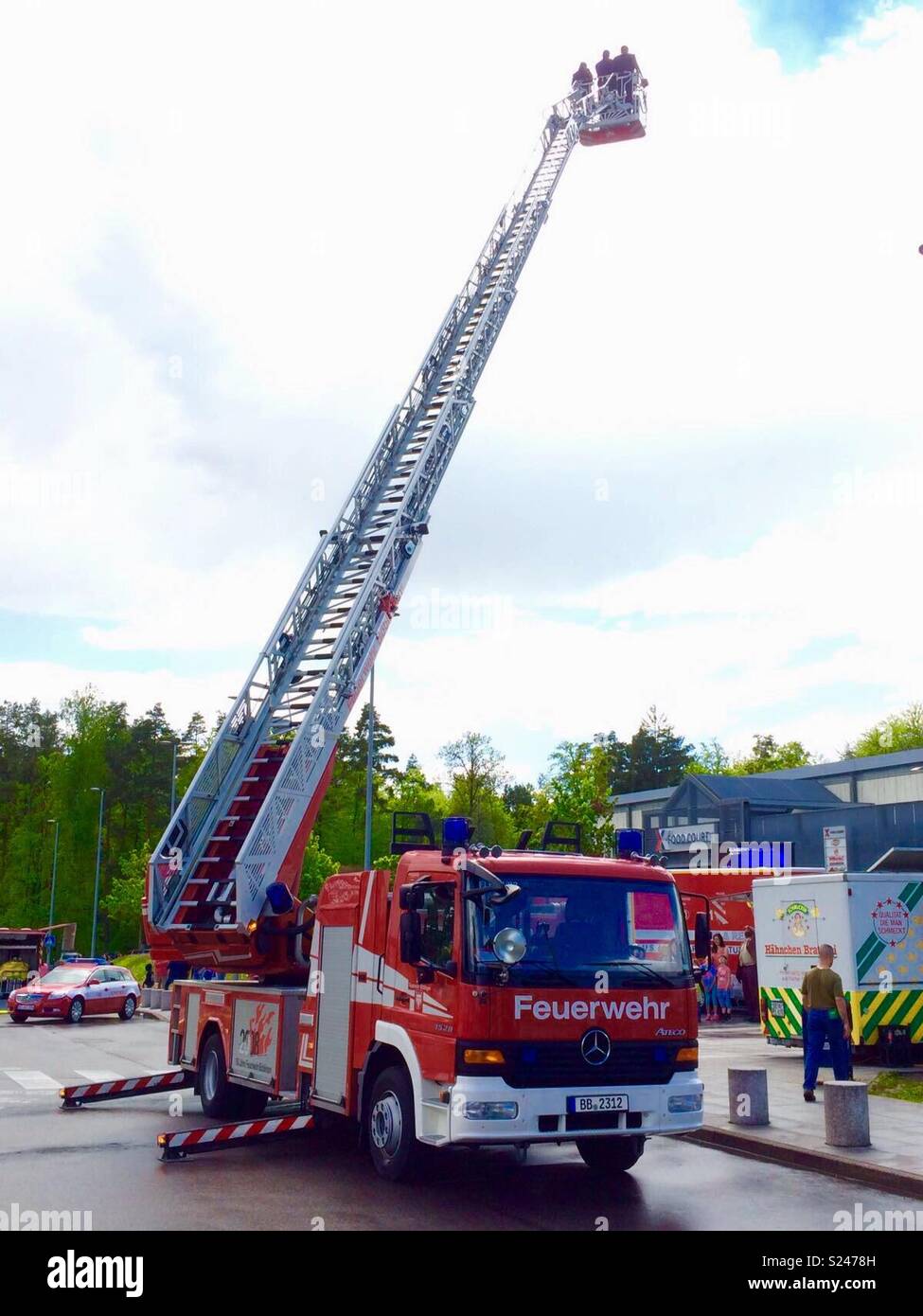 Fire Engine Turntable Ladder Stock Photo - Alamy