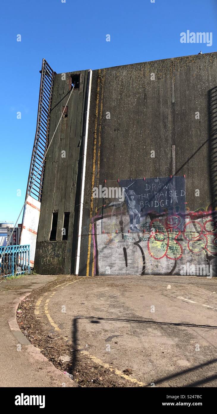 Draw the raised bridge banksy hi-res stock photography and images - Alamy