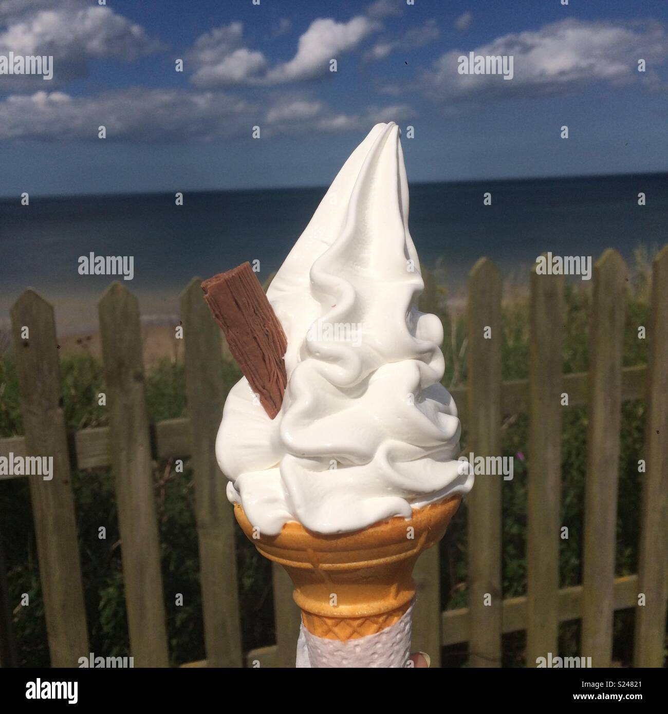 Ice cream at the beach Stock Photo - Alamy