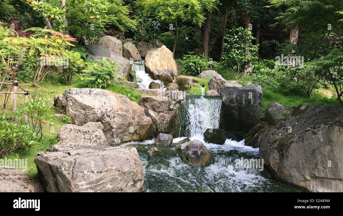 Waterfalls in Holland Park london Stock Photo - Alamy