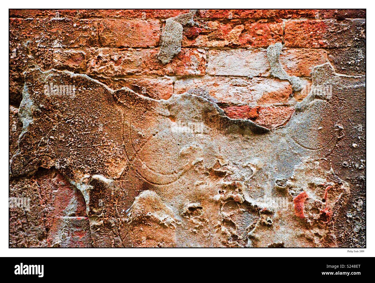 Decaying wall hi-res stock photography and images - Alamy