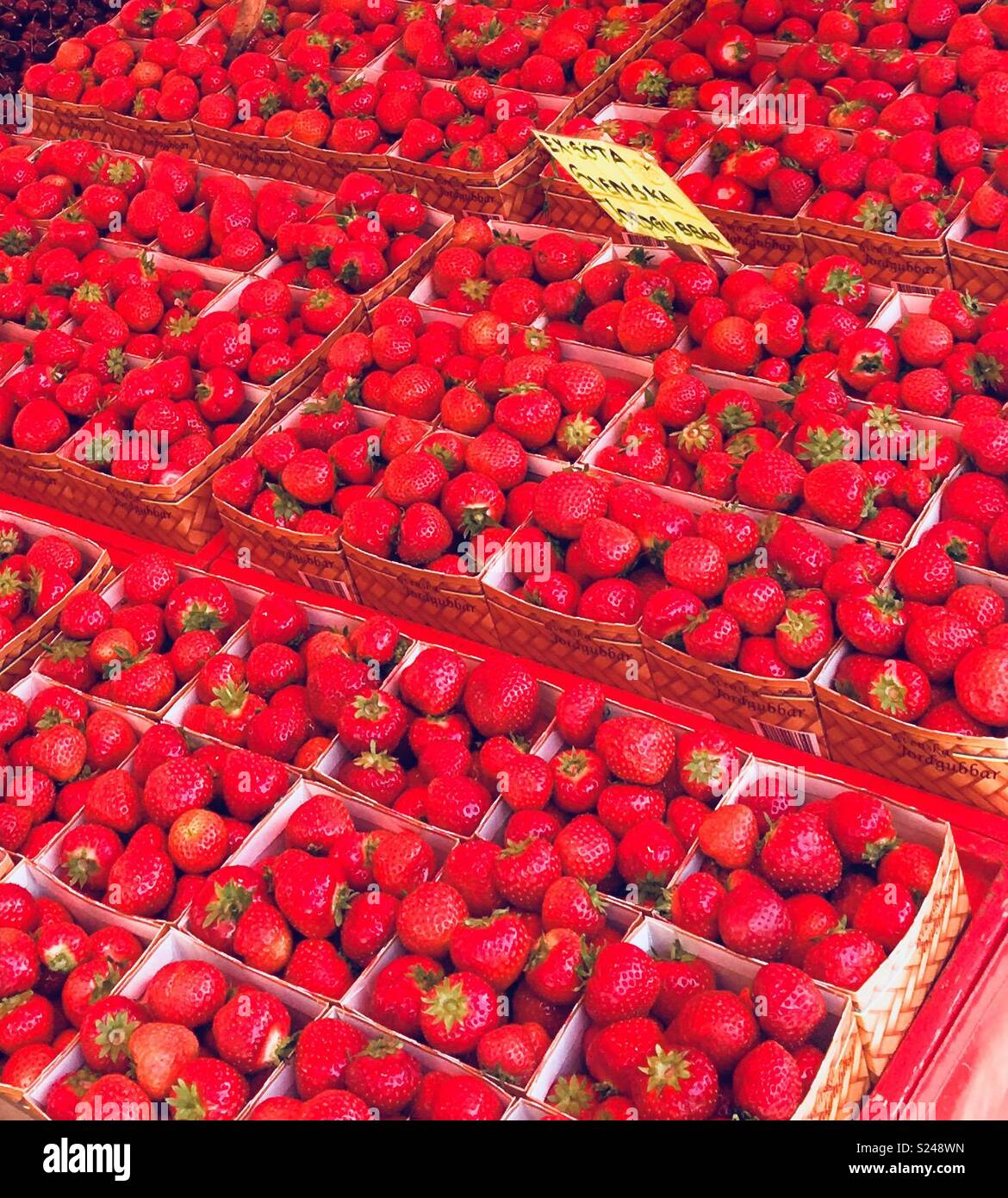 Strawberries at market Stock Photo - Alamy