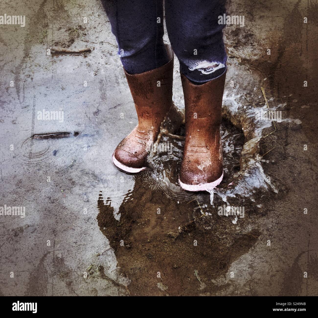 Brown Muddy Water Stock Photos & Brown Muddy Water Stock Images - Alamy