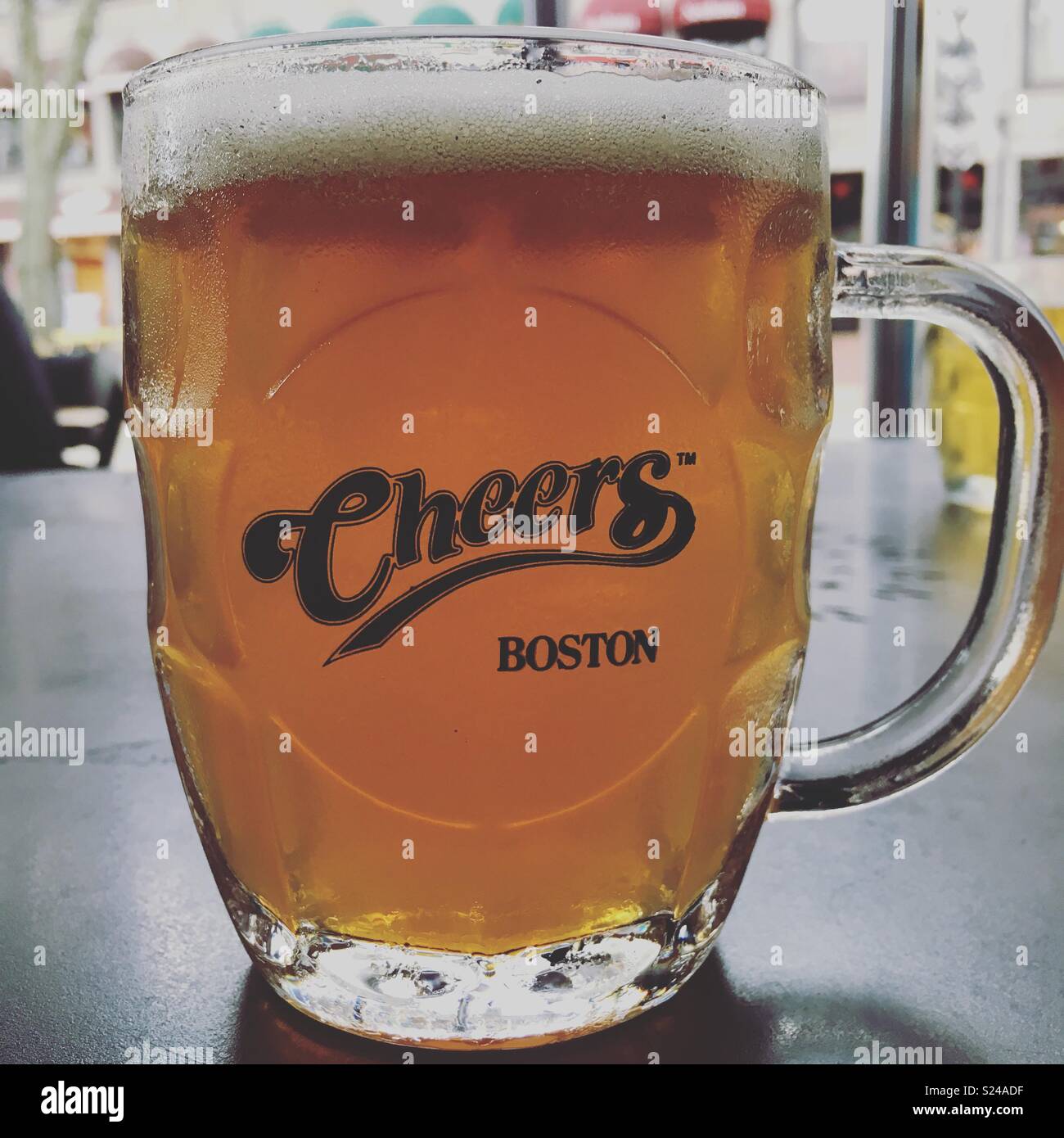 Beer cheers at bar hi-res stock photography and images - Alamy