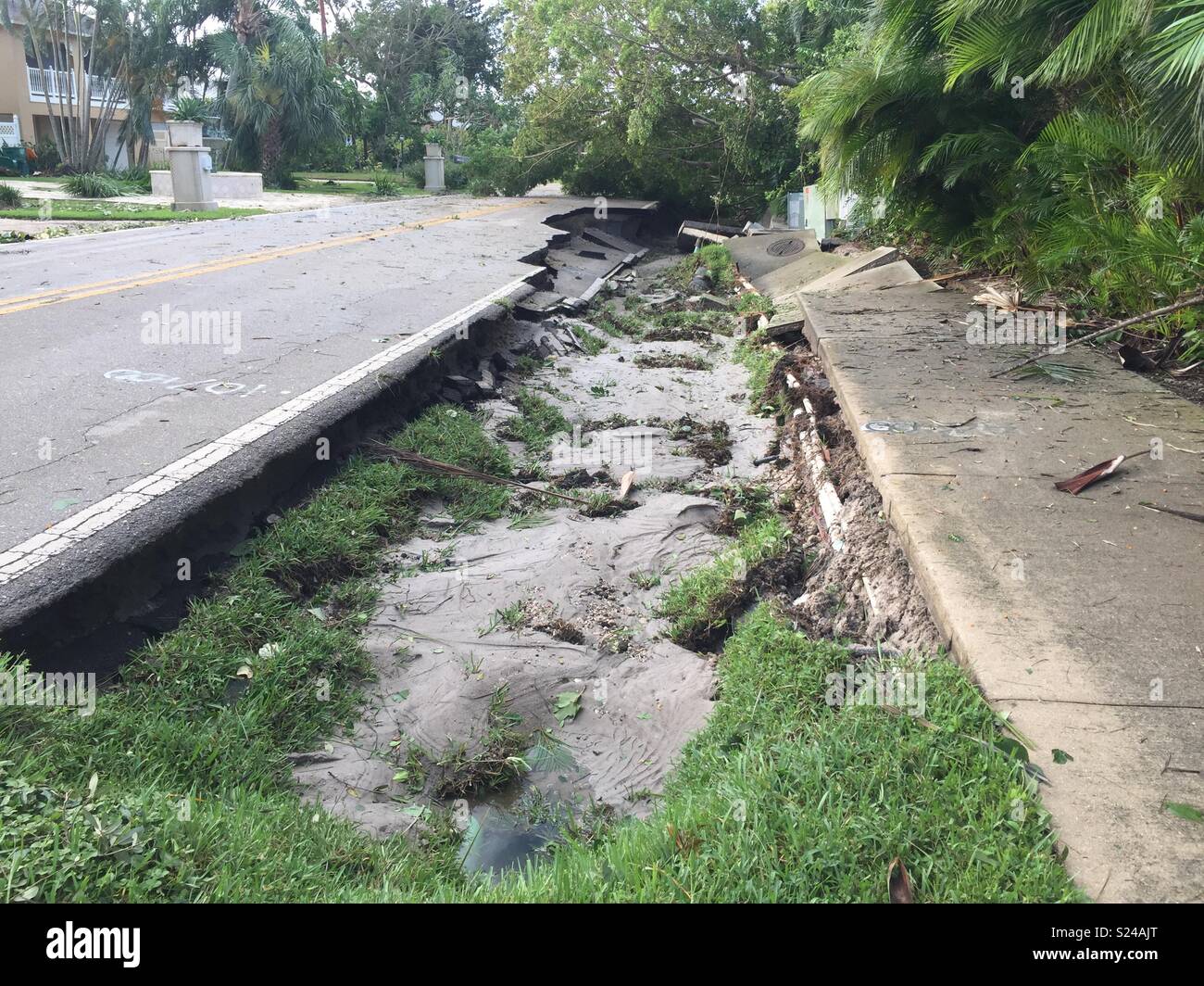 Road damage hi-res stock photography and images - Alamy