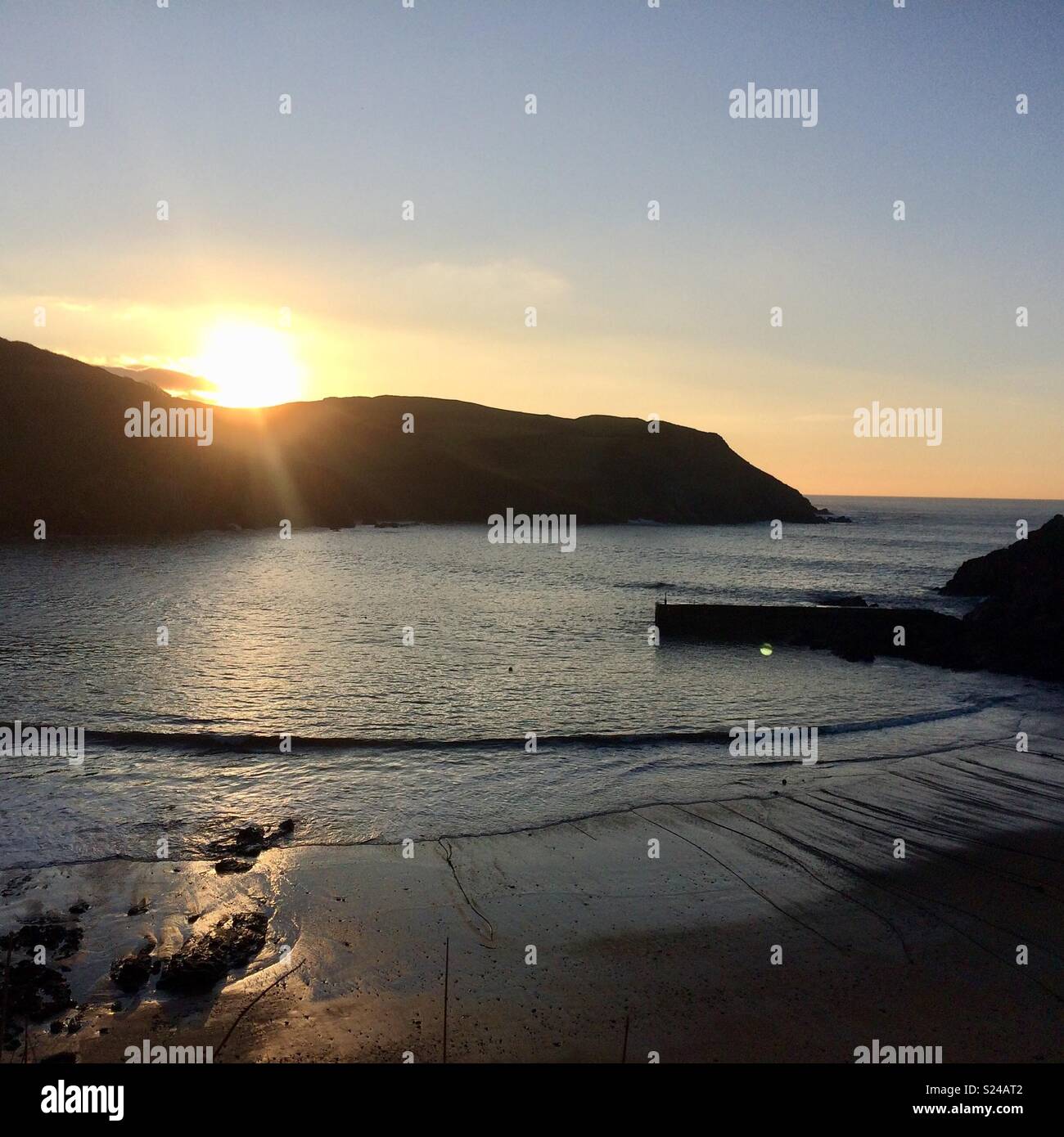 Sunset sea at hope cove hi-res stock photography and images - Alamy