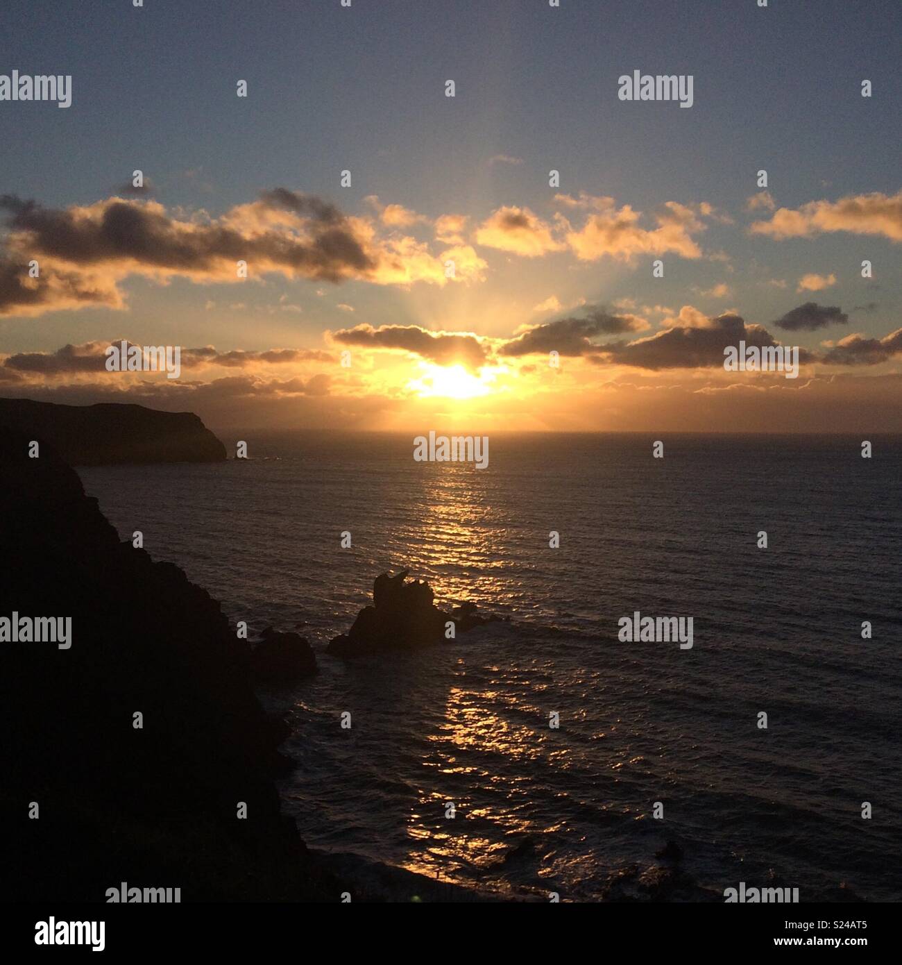 Sunset sea at hope cove hi-res stock photography and images - Alamy