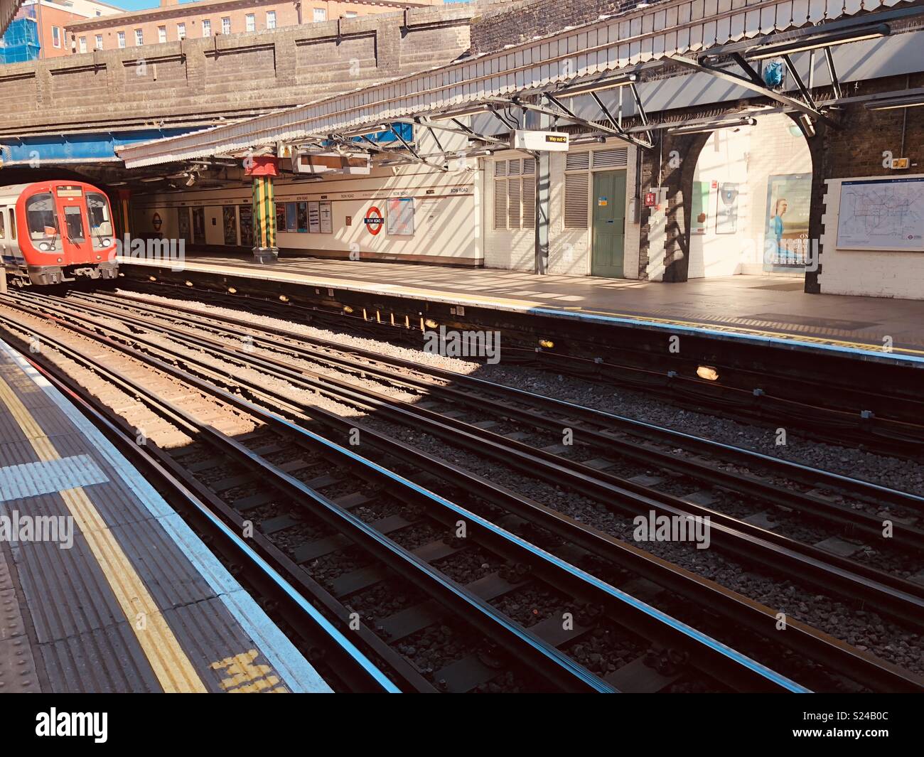 Train Pulling Into Empty Station High Resolution Stock Photography and Images - Alamy