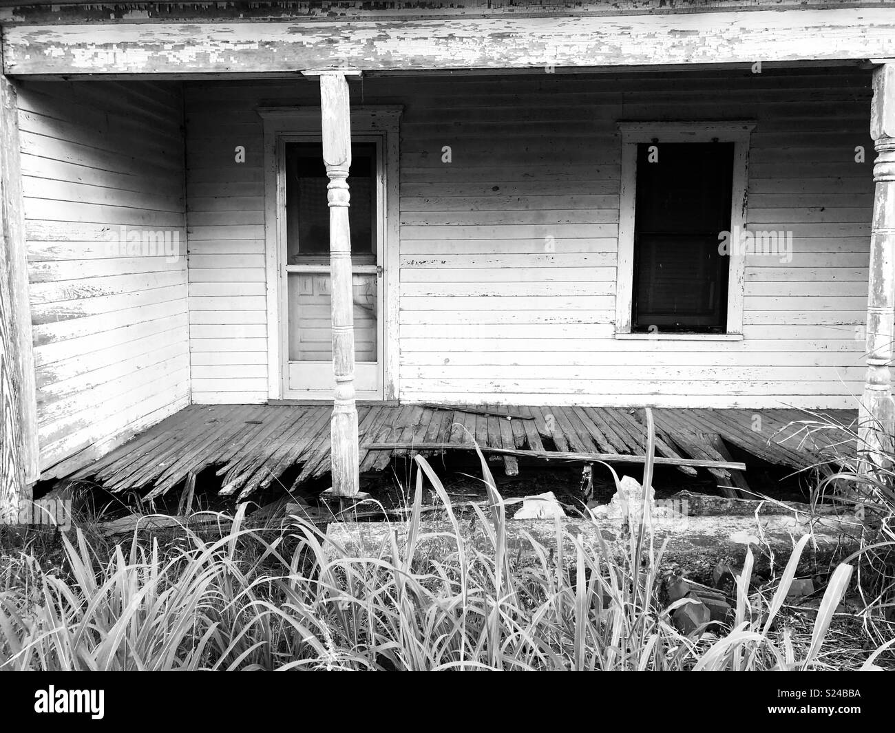Broken home hi-res stock photography and images - Alamy
