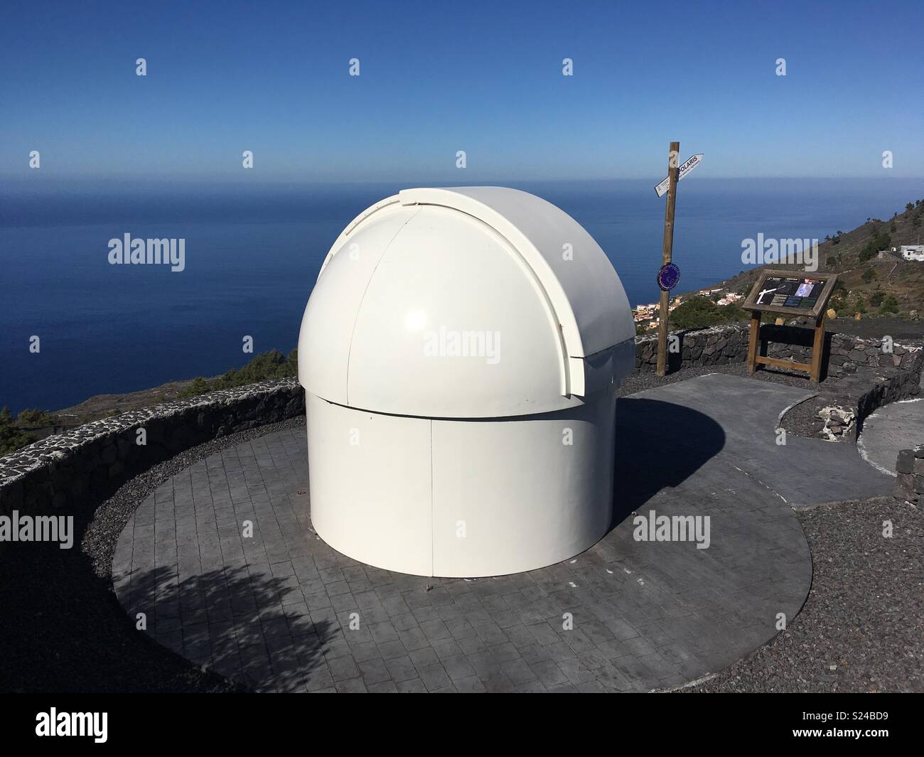 Ocean observatory hi-res stock photography and images - Alamy