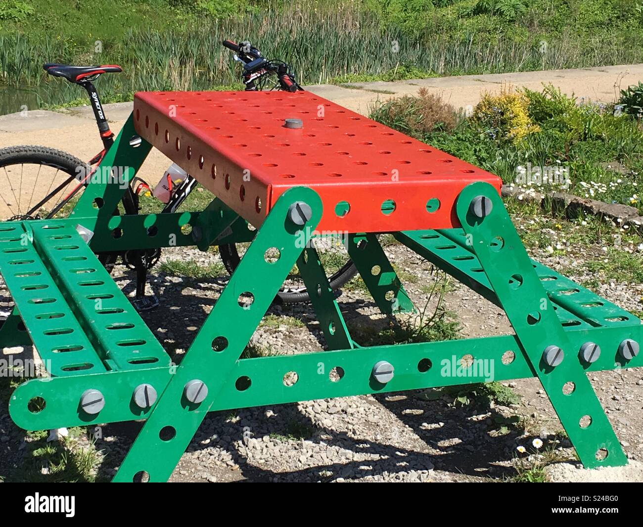 Meccano table hi-res stock photography and images - Alamy