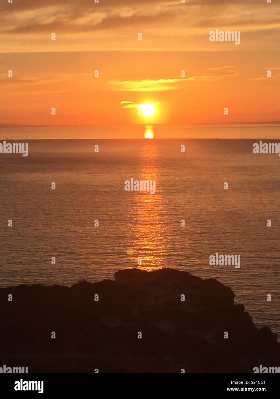 The needles isle of wight sunset hi-res stock photography and images ...