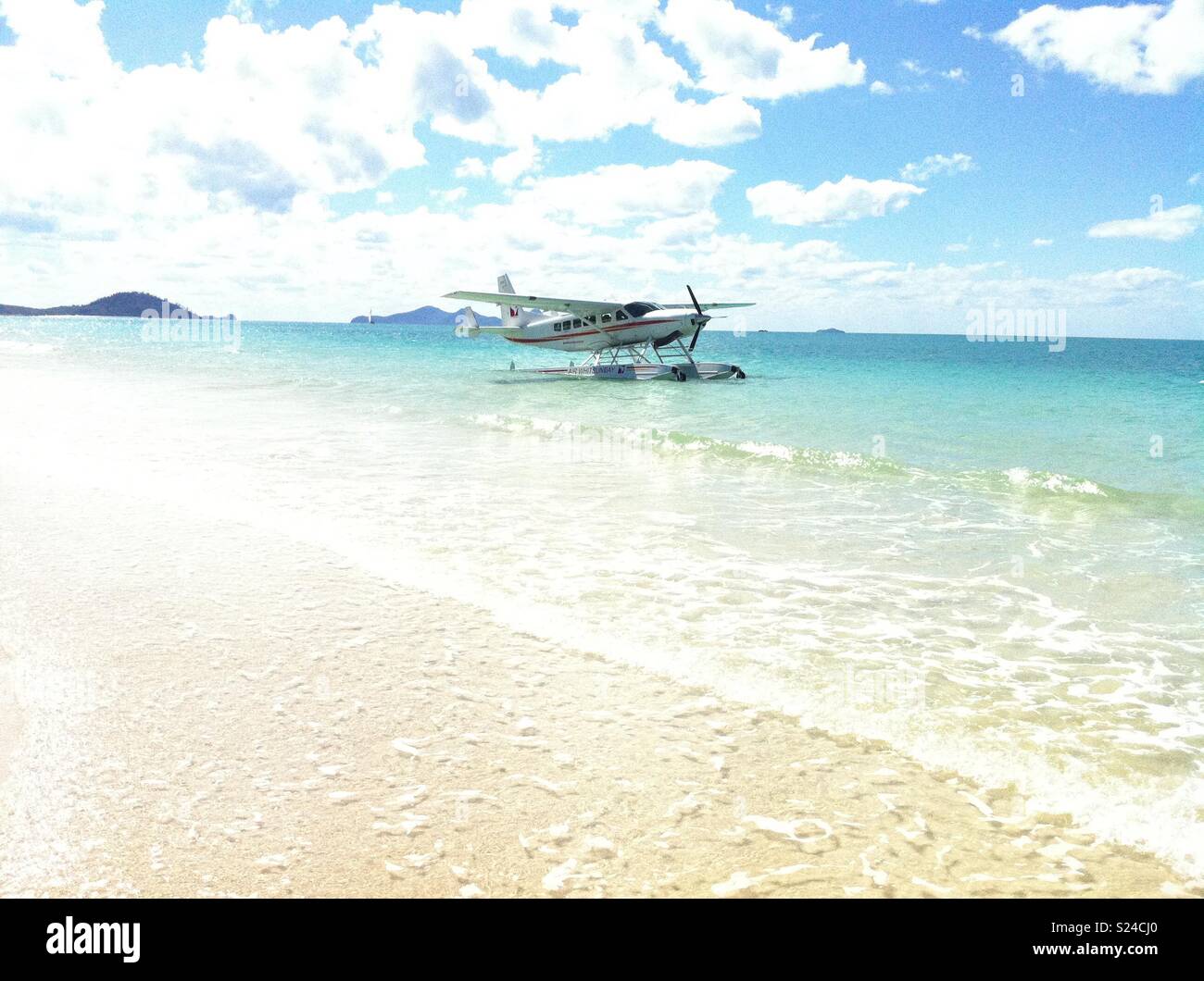 Seaplane at beach hi-res stock photography and images - Alamy