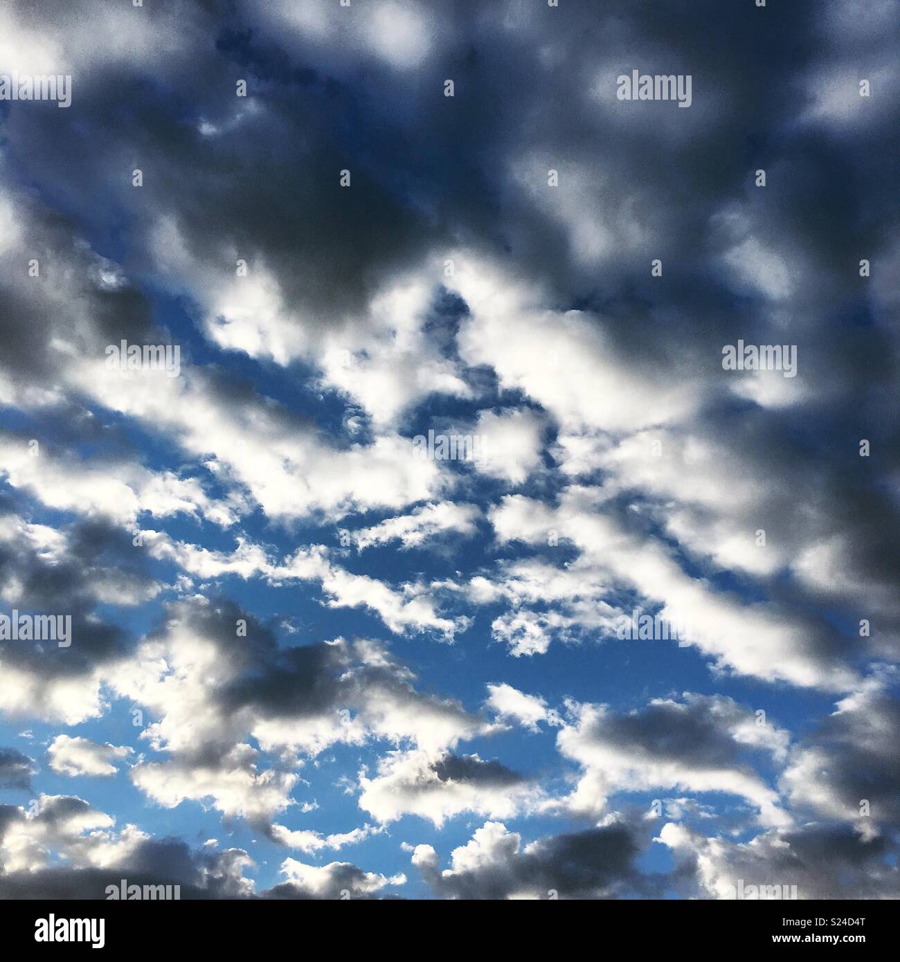 Patchy white clouds hi-res stock photography and images - Alamy