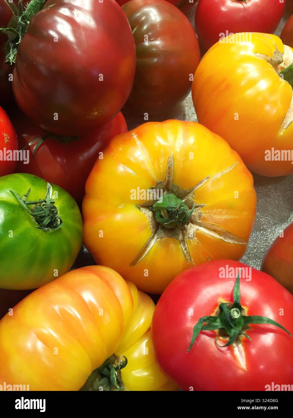 Tomatoes in various colors hi-res stock photography and images - Alamy