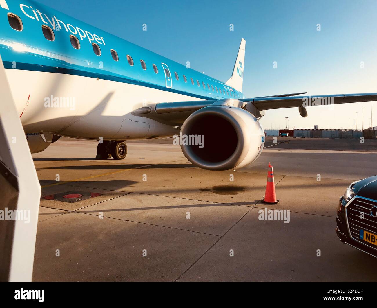 Airplane engines hi-res stock photography and images - Alamy