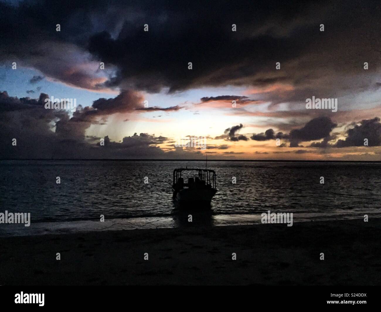 Palau boat hi-res stock photography and images - Alamy