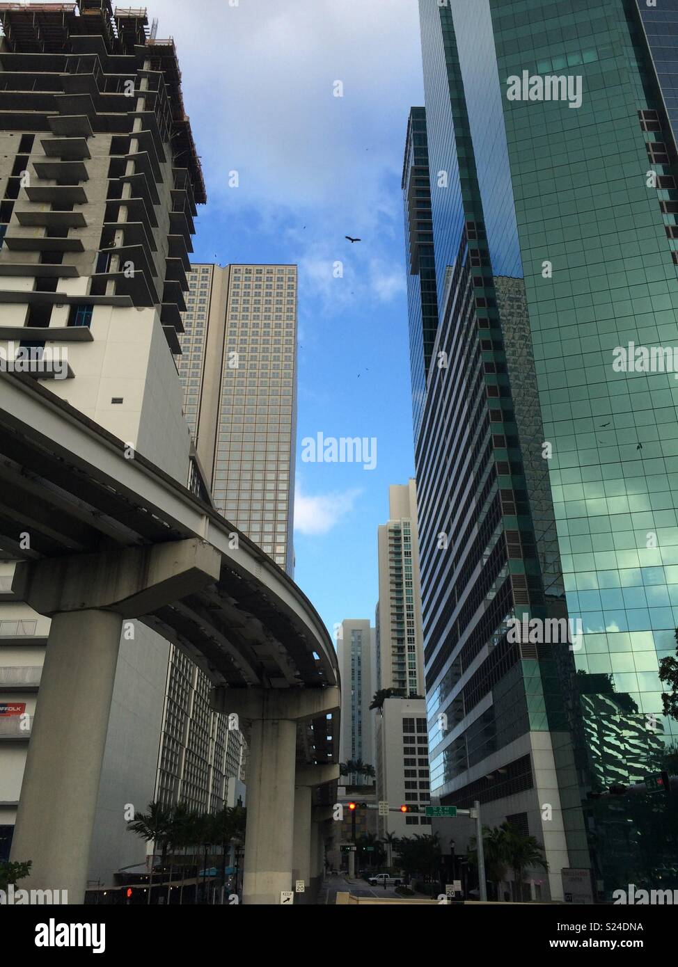 Modern tall buildings hi-res stock photography and images - Alamy