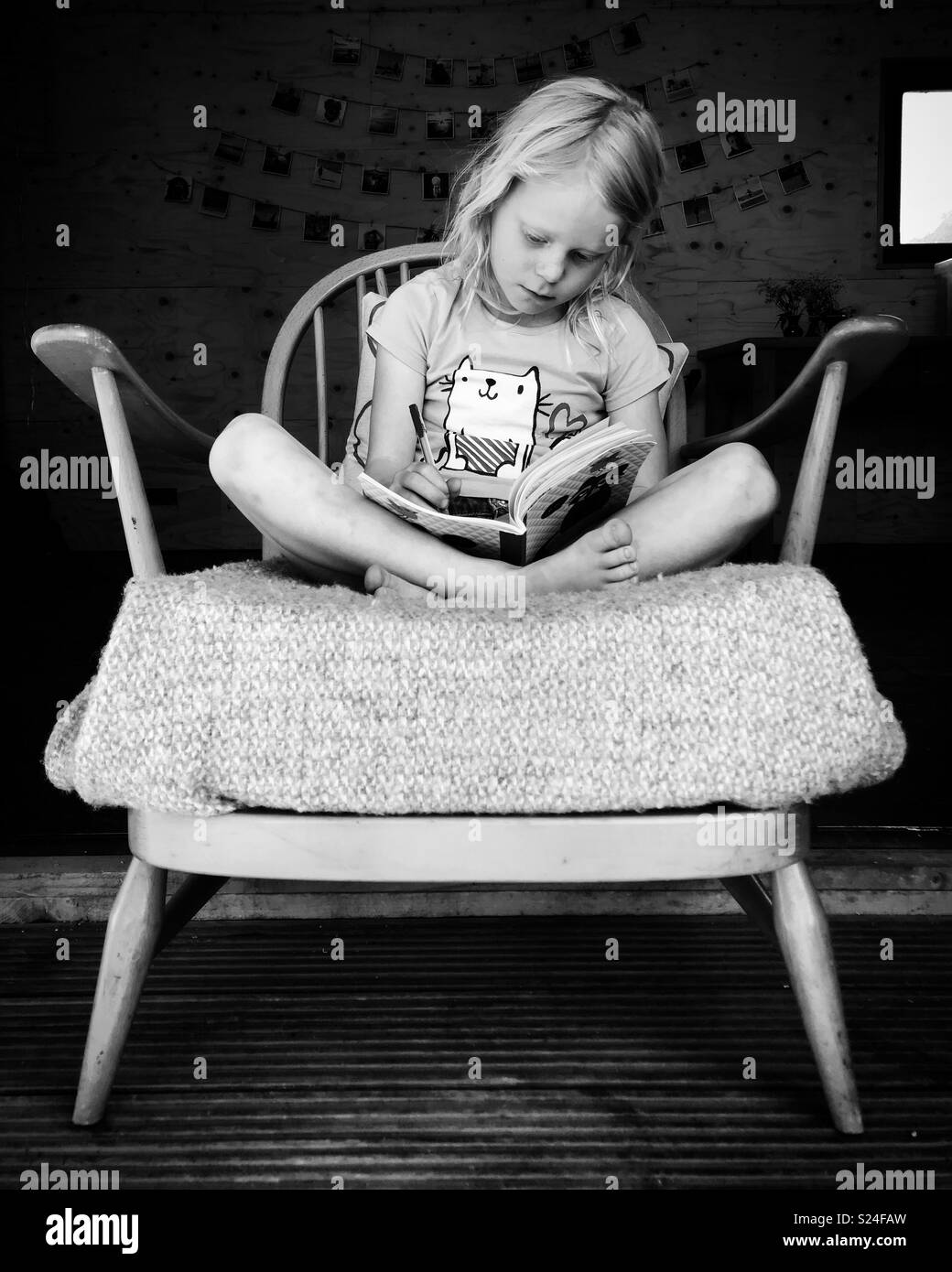 Bookworm hi-res stock photography and images - Alamy