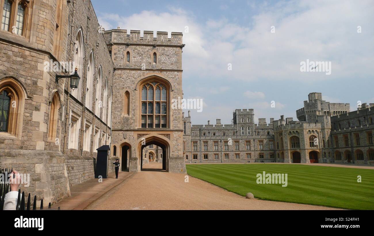 Windsor castle grounds hi-res stock photography and images - Alamy