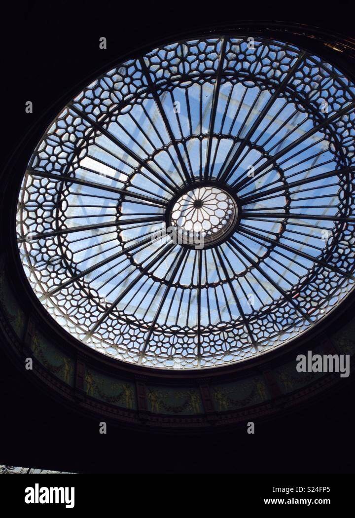 Circular skylight hi-res stock photography and images - Alamy