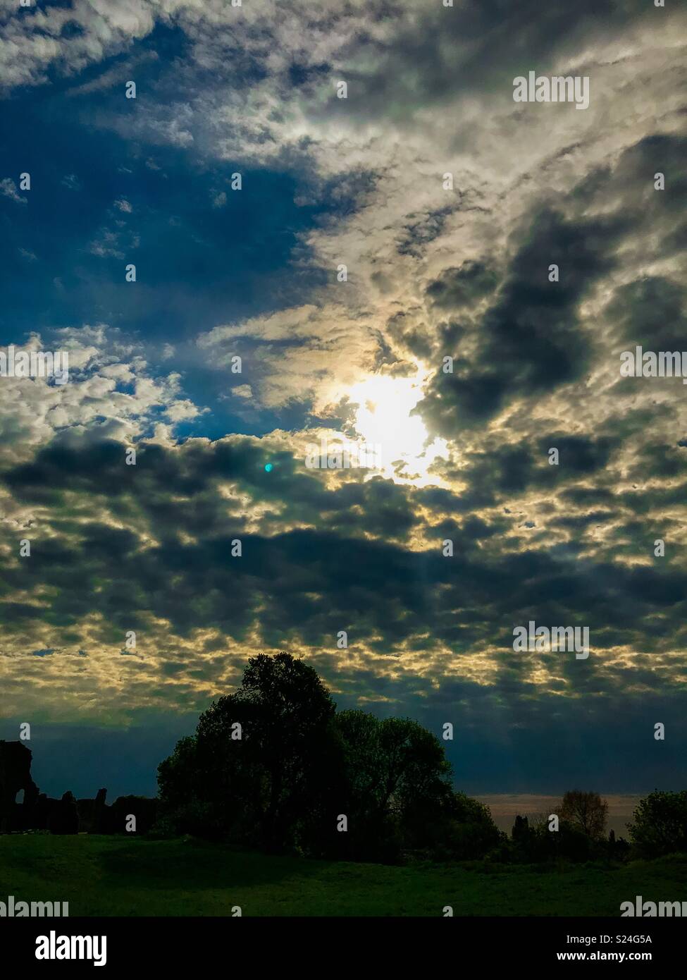Strange sky hi-res stock photography and images - Alamy