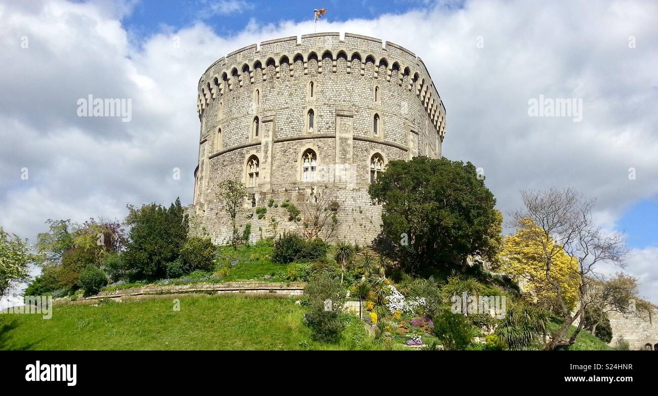 Windsor castle grounds hi-res stock photography and images - Alamy