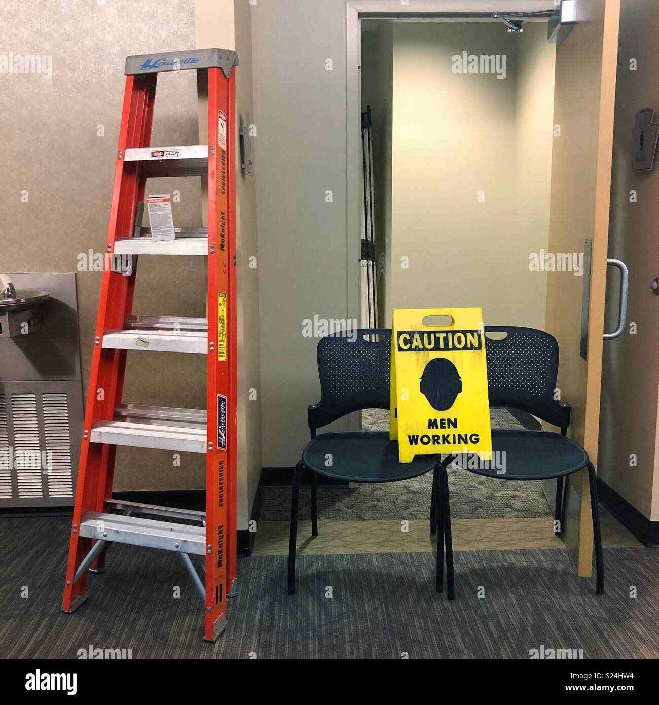 Ladies restroom hi-res stock photography and images - Alamy