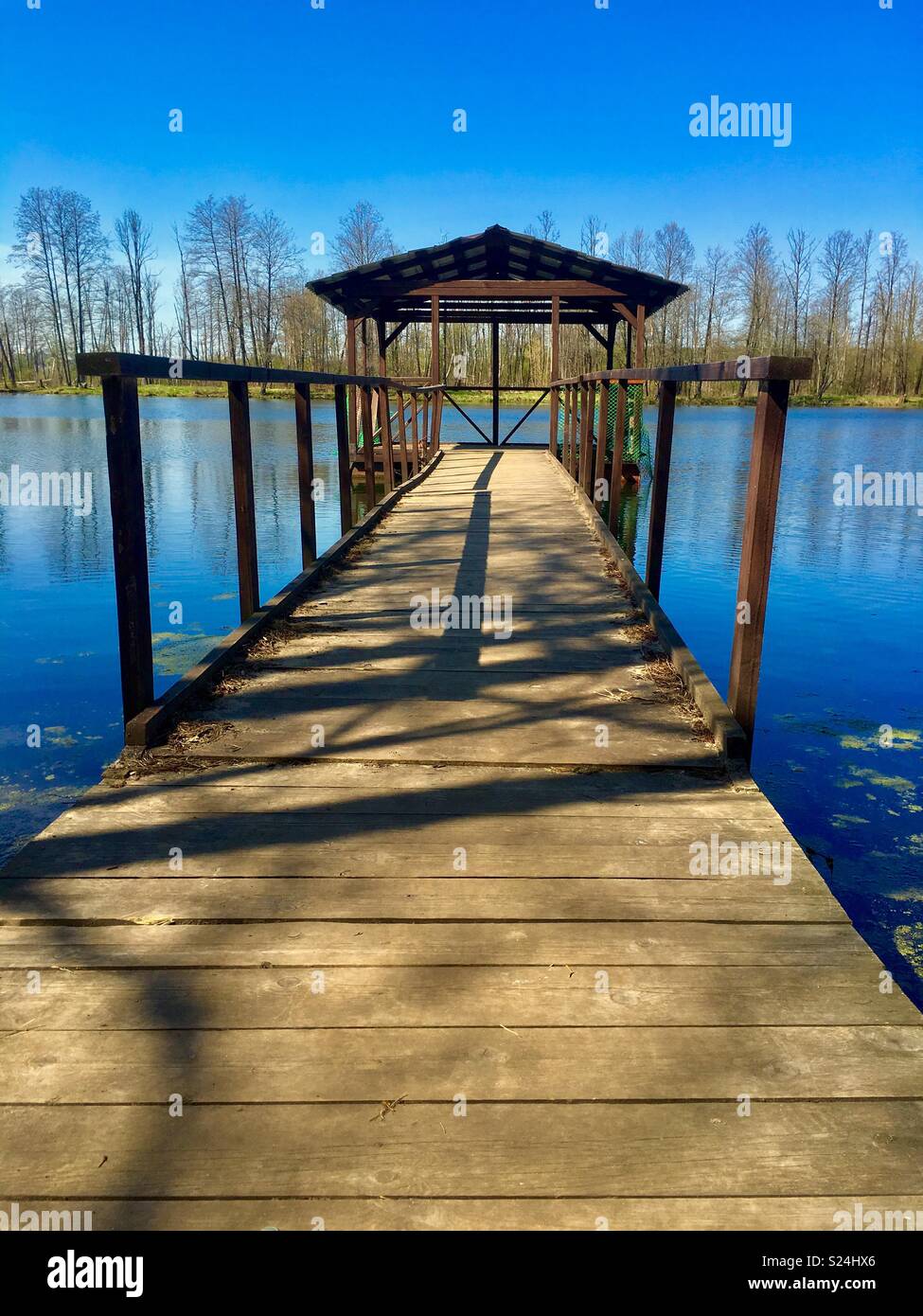 Bridge lake water hi-res stock photography and images - Alamy