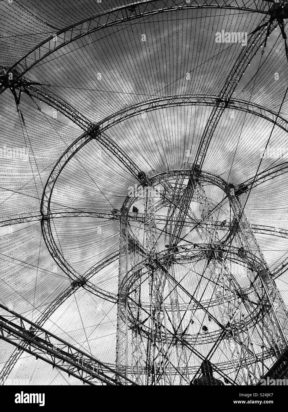 Steel structure hi-res stock photography and images - Alamy