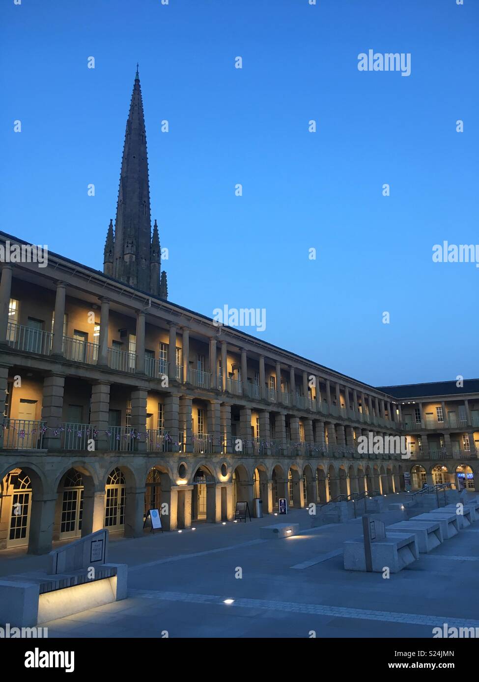 The Piece Hall Halifax High Resolution Stock Photography and Images - Alamy
