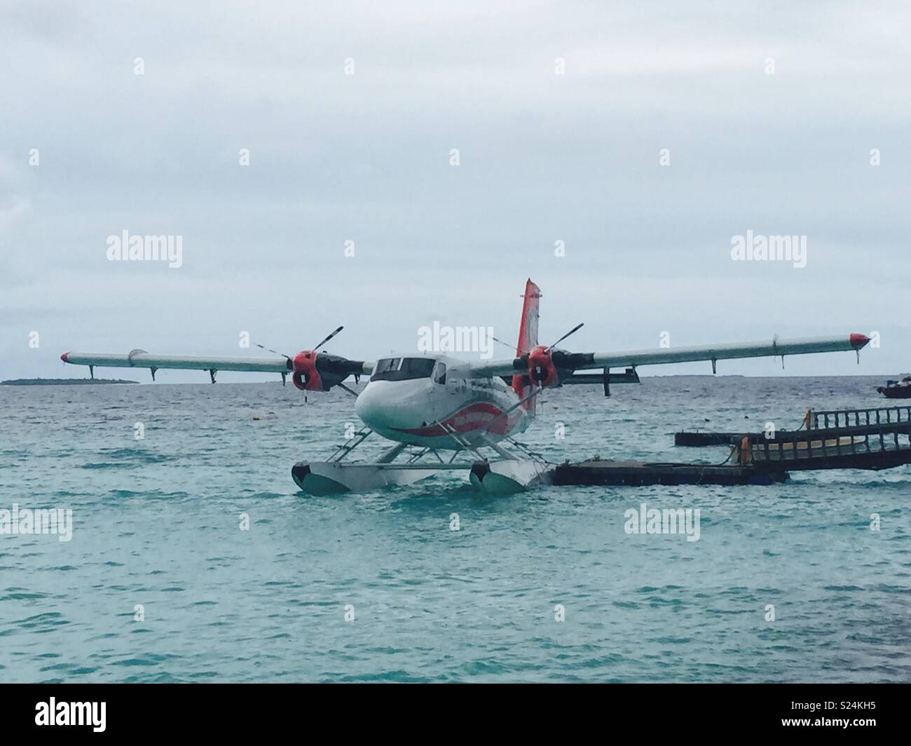 Maldives seaplane hi-res stock photography and images - Alamy