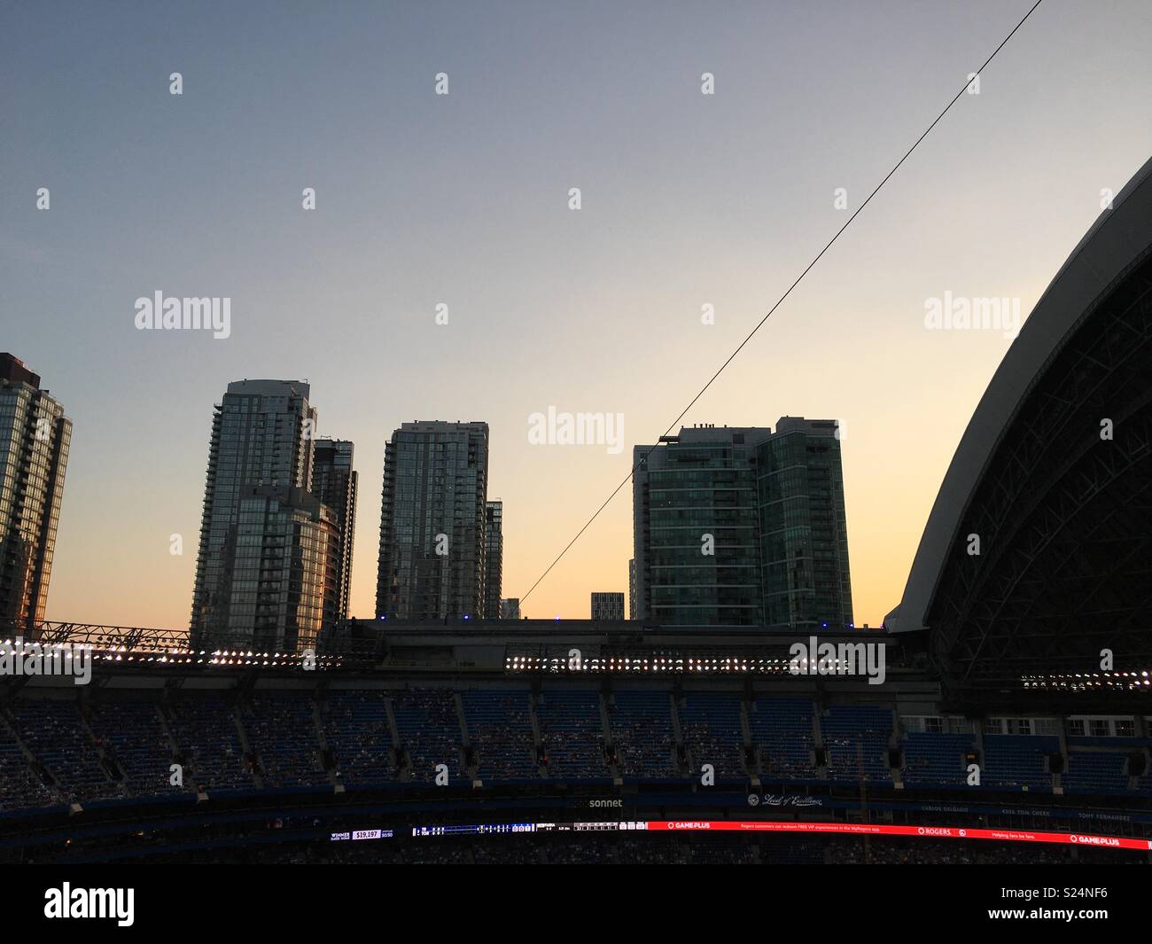 The rogers centre hi-res stock photography and images - Alamy